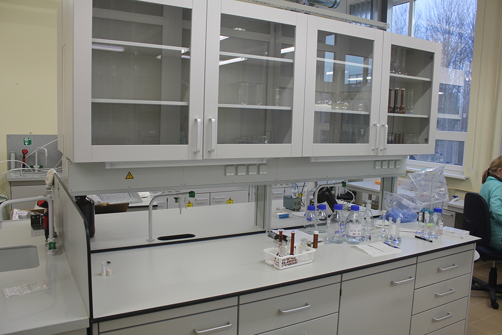 Laboratory furniture – Saint-Tech