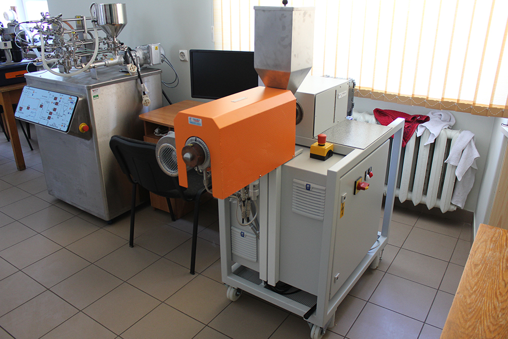 Pilot Extruder LLU – Saint-Tech